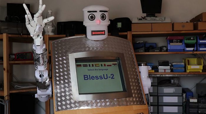 BlessU-2 : le robot-pasteur créé pour fêter les 500 ans de la Réforme ...